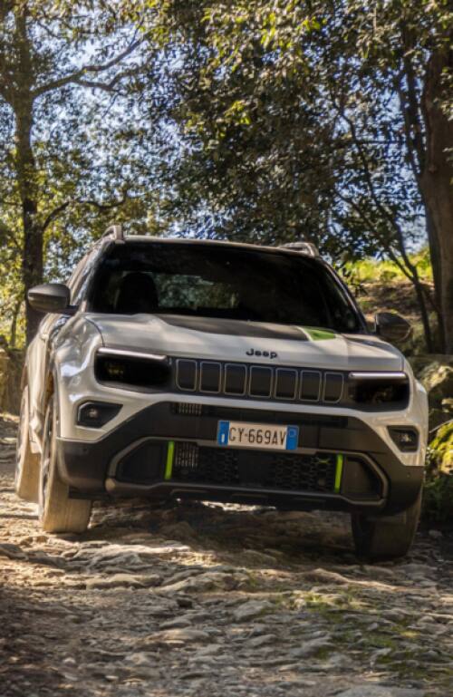 JEEP AVENGER 4xe ALL-WHEEL DRIVE MODEL DEBUTS ON ROAD