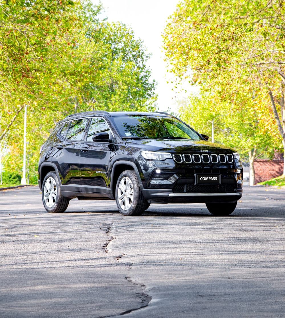 Jeep® Compass 2023 | Techo corredizo, llantas, ruedas, molduras y más