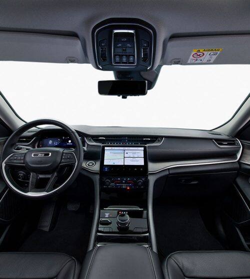 Interior del Jeep® Grand Cherokee 2023 - Asientos Premium