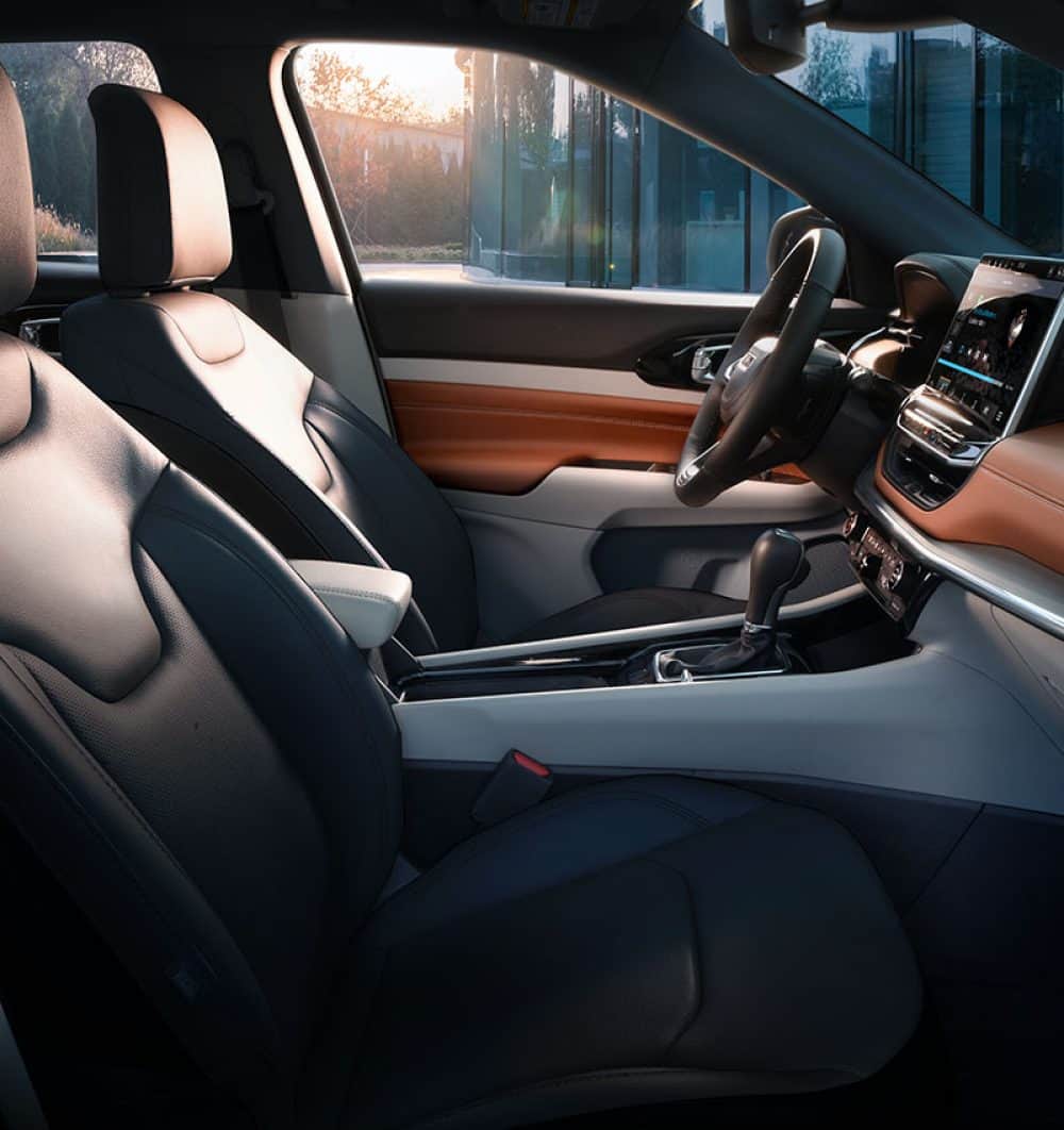 2023 Jeep® Compass Gallery - Interior and Exterior Photos