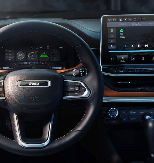 2025 Jeep® Compass Gallery - Interior & Exterior Photos