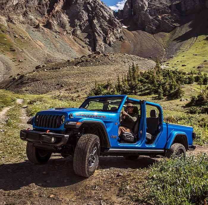 2025 Jeep® Gladiator Design | Interior and Exterior Details