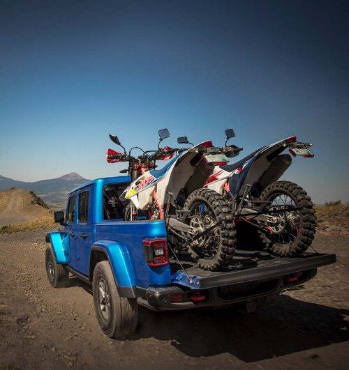 2025 Jeep® Gladiator Pickup Truck Photo Gallery