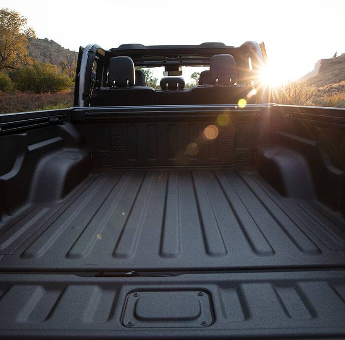 2025 Jeep® Gladiator Utility | Towing Capacity and Payload