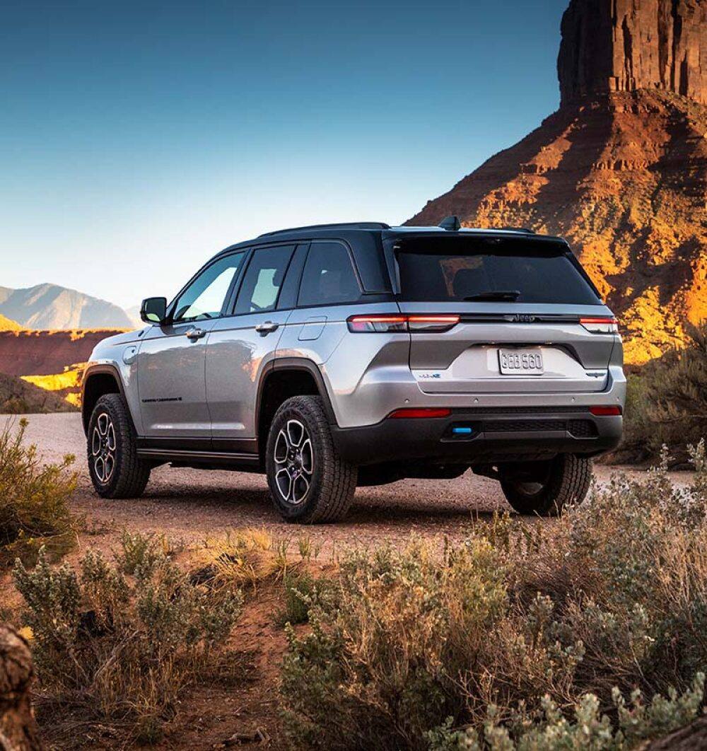 2025 Jeep® Grand Cherokee Photos | Image Gallery