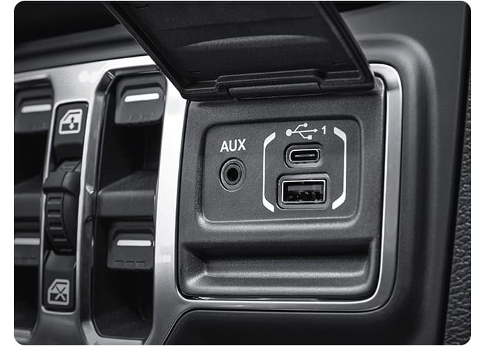 2026 Jeep® Gladiator - Tech, Safety Features, and Navigation