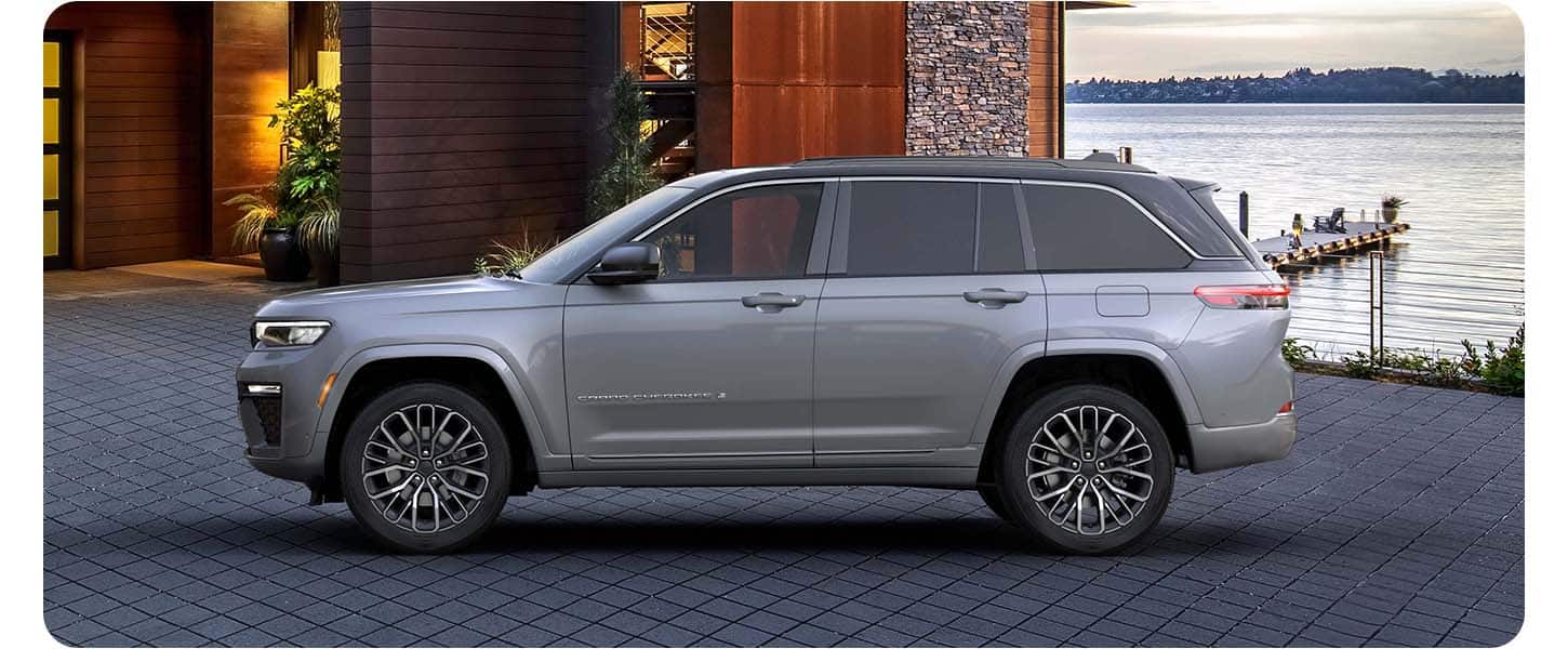 2026 Jeep Grand Cherokee 4xe: Hybrid SUV with Off-Road Prowess | Lot.net