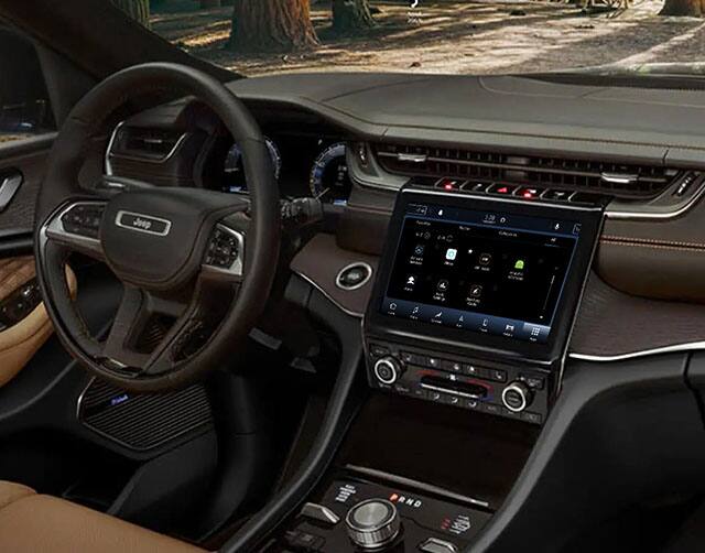 Alexa Built-In | Jeep Connect®