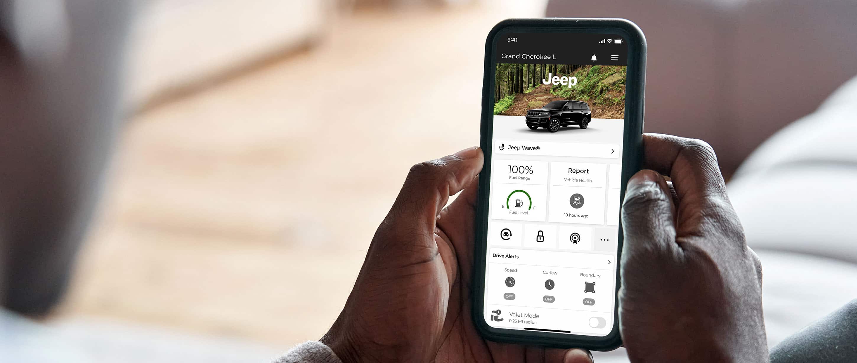 Jeep® Connect: Roadside Assistance and Security Services